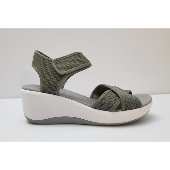 Clarks | Shoes | Clarks Women 65 Cloudstepper Step Cali Muir Sandal ...